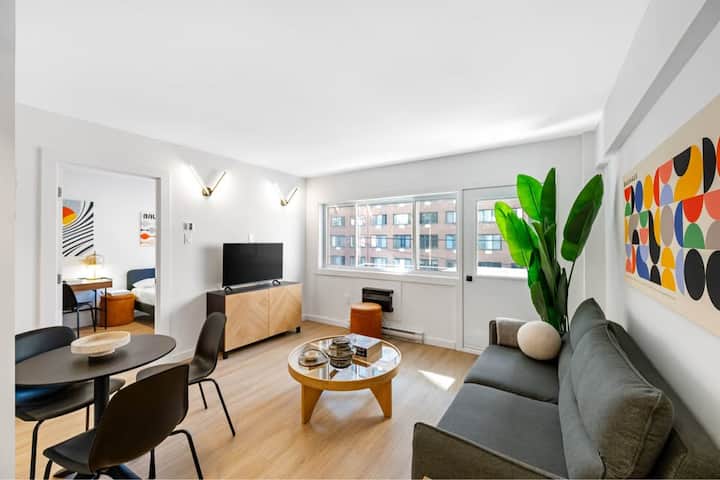 Downtown Modern Unit | Fast Wifi, Metro & Dinning - Montreal