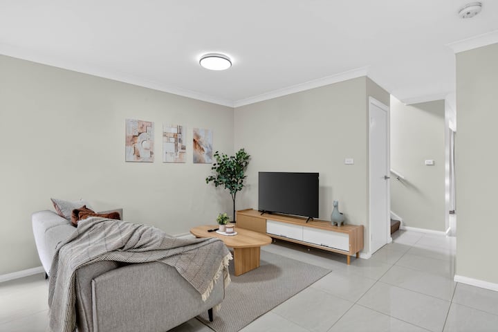 Spacious 5br With Secure Parking | 5 Mins To Mall - Liverpool