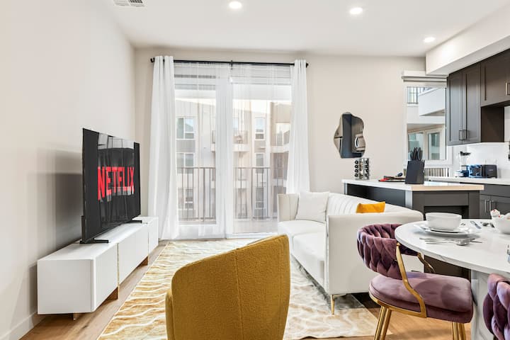 Velvet 2bd-2ba •Walk Of Fame•pool&spa, Freeparking - West Hollywood, CA