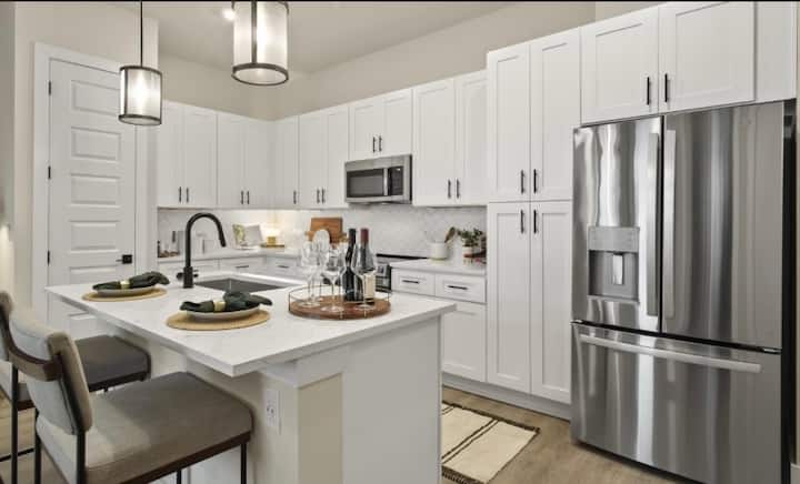 Stylish 2br Near Alpharetta | Roswell | Buckhead - Roswell, GA