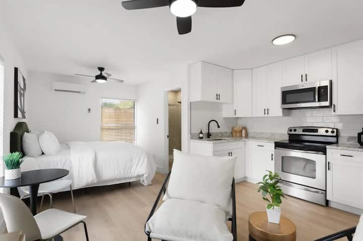 Modern Private Studio | In South Tampa - Tampa