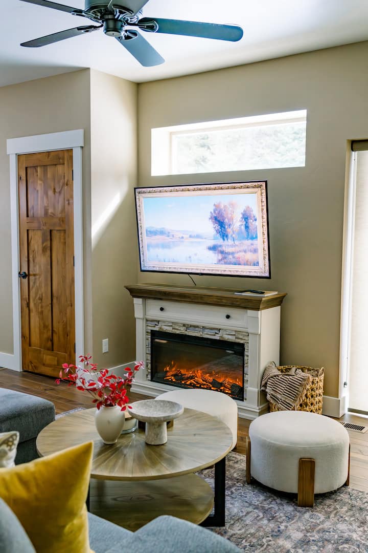 The Cozy Pine Retreat - Minutes From Lake - McCall, ID