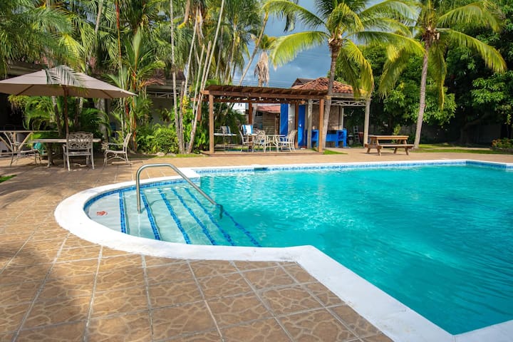 Paradise In La Ceiba - Honduras