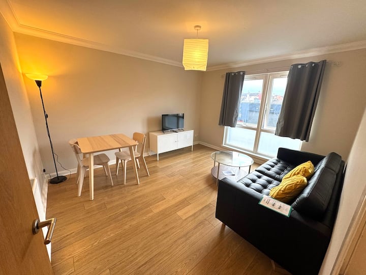 With Parking! Central Edinburgh 2 Rooms 2 Baths - Edinburgh