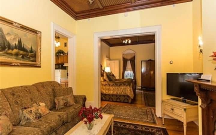 Victorian King Suite With Jetted Tub - サラトガ・スプリングズ, NY