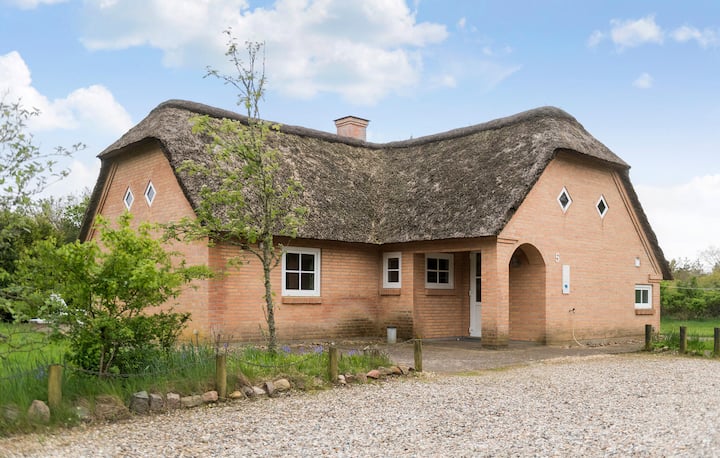 Gorgeous Home In Henne With Kitchen - Oksböl