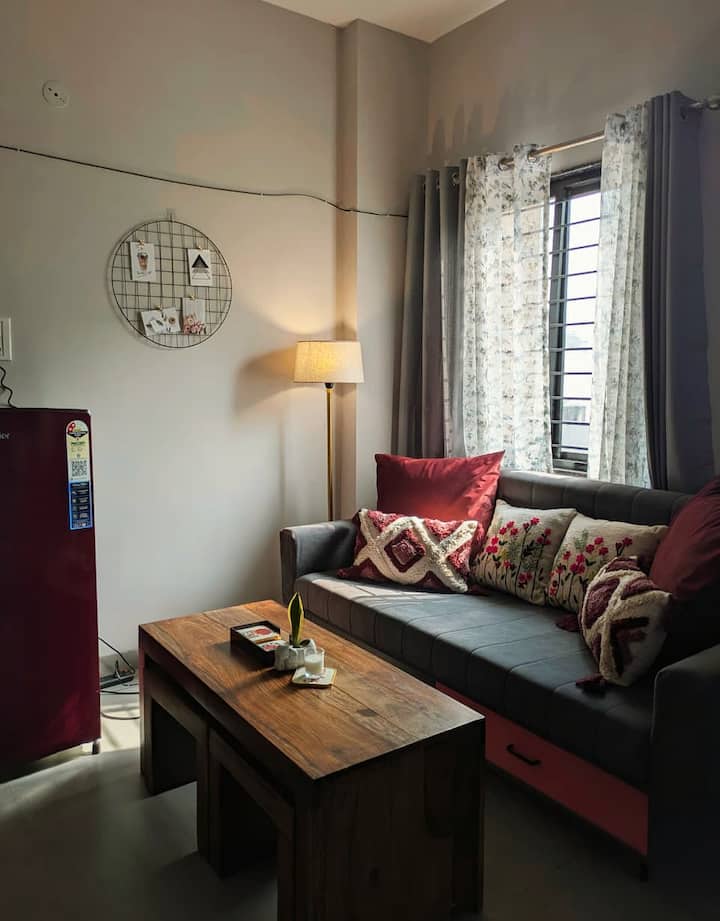 The Cozy Studio By Chhaap | 1 Bhk | Garden View - Indore
