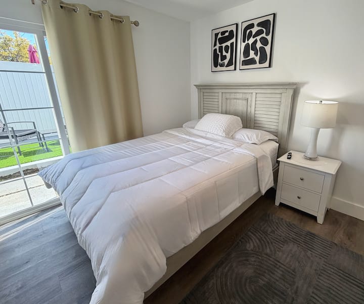 West Place | 1 Bed & 1 Bath | Parking | Central - Culver City