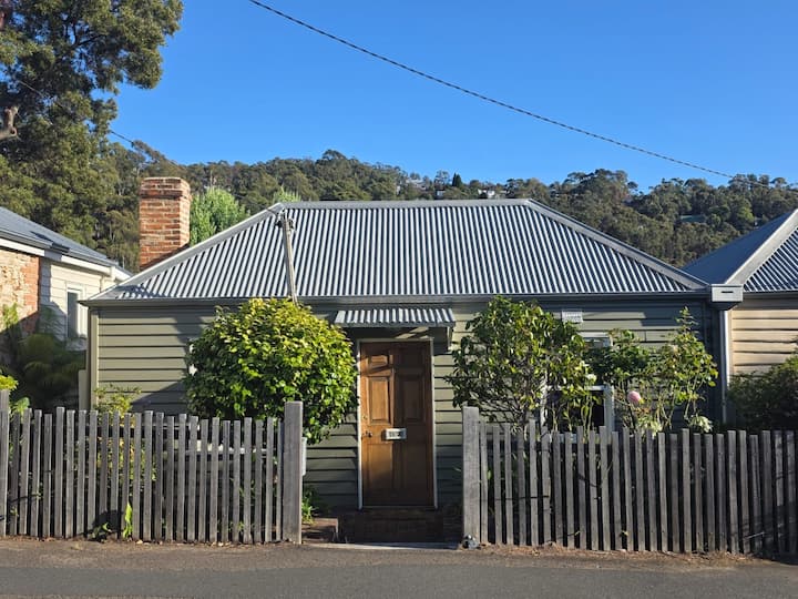 Cascade Cottage | Circa 1840 - Hobart