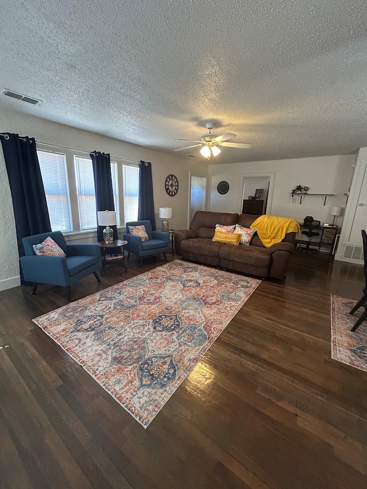 Back Door Cottage - Clovis, NM