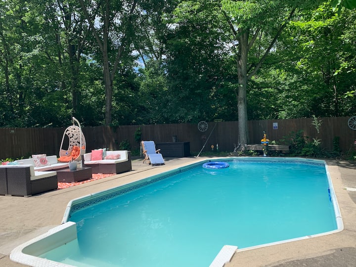 Resort-style 3br Home With Inground Pool &Jacuzzi - Troy, OH