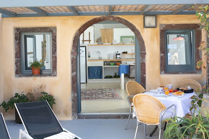Casa Itaca Luxury Winery Cave Apartment - Oia