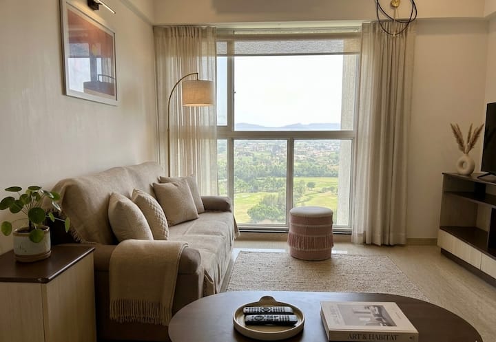 Clockout7: 23rd Flr Golf View | Pool, Boating Stay - Maharashtra