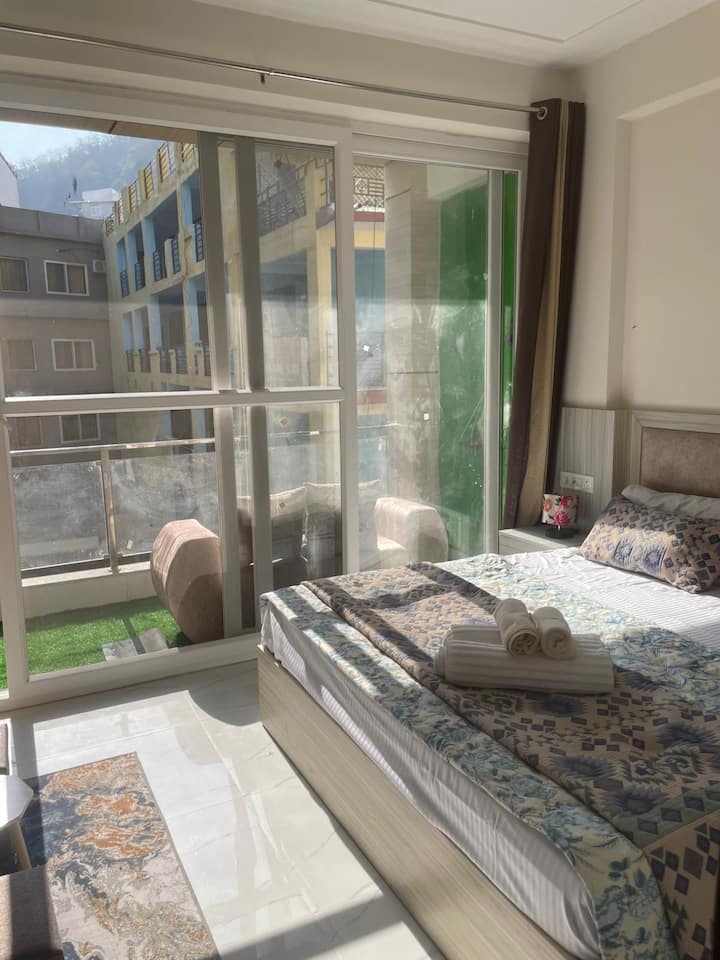 Fern And Fable By Fomo Stays 1bhk In Tapovan - Rishikesh