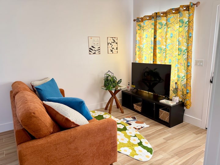 Detached Guesthouse -3br- Prime Location - Stanton, CA