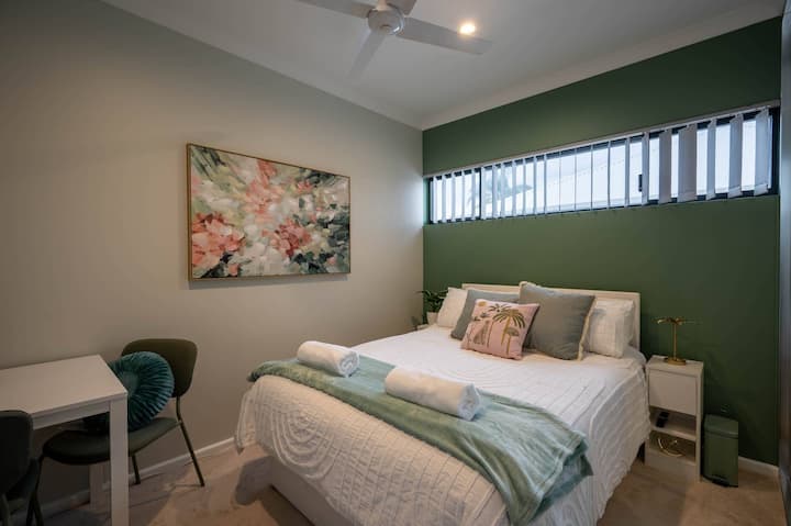 A Divided 2x2 With All You Need For Own Comfort - Perth