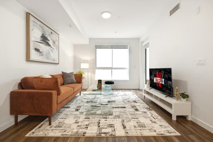 Stylish Hollywood | Walk Of Fame | Free Parking - Hollywood, CA