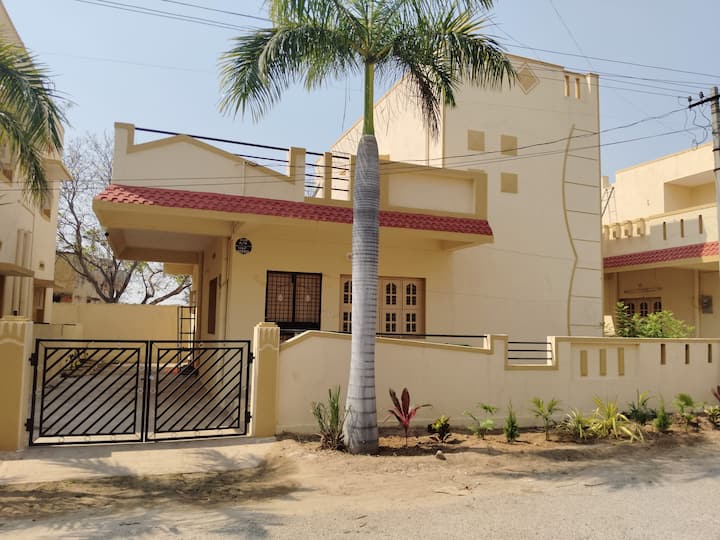 Ze Homestay - Anantapur