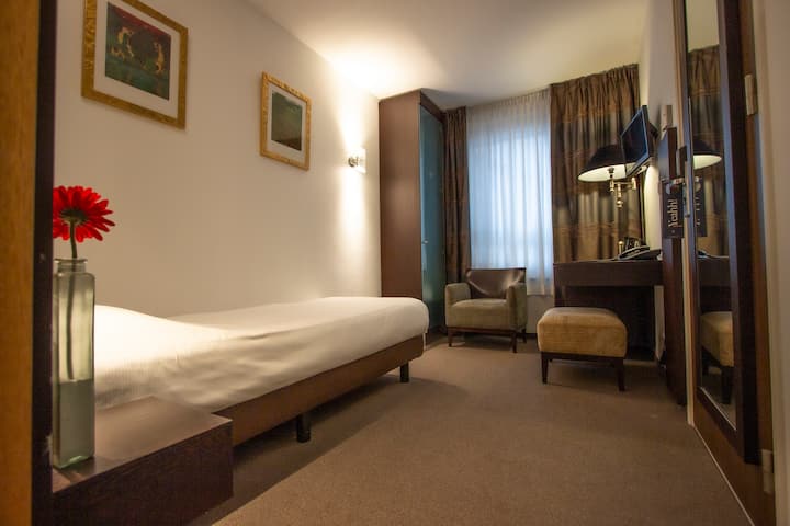 Single Room - Grand Hotel West Ende - Helmond - Helmond