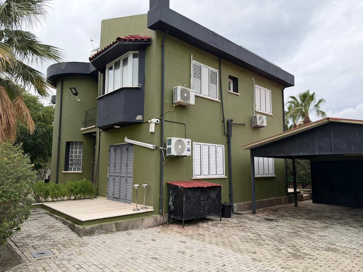 3+1 Kiralık Villa Karaoğlanoğlu Caddesi - Girne