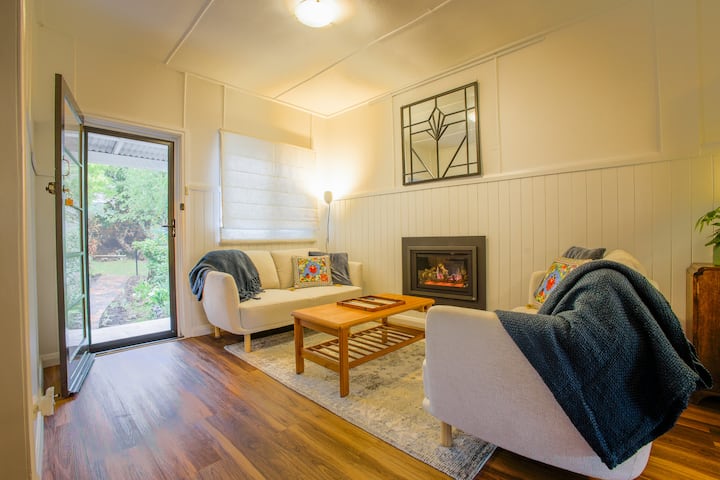 The Hiker's Cottage - Blackheath, NSW, Australia