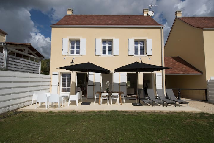 Villa 5 : Piscine, Golf Et Charme Périgourdin - Dordogne