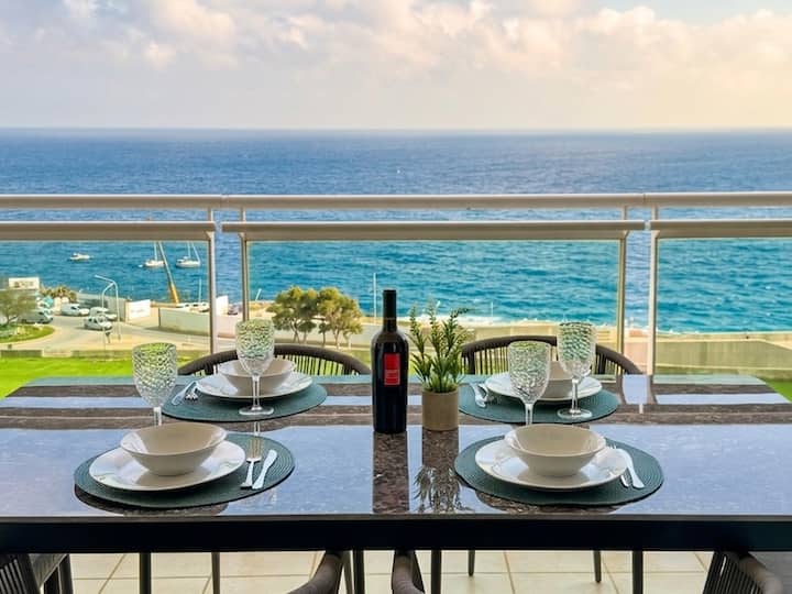 Modern Seafront 2br W/pool By Arcocollection - Malte