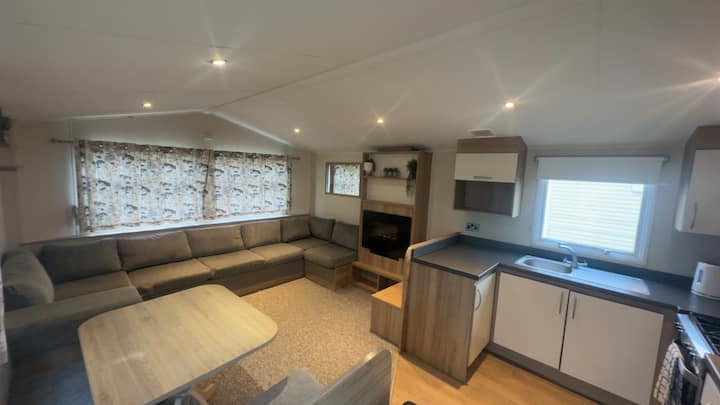 Coastal Caravan Retreat - Brightlingsea