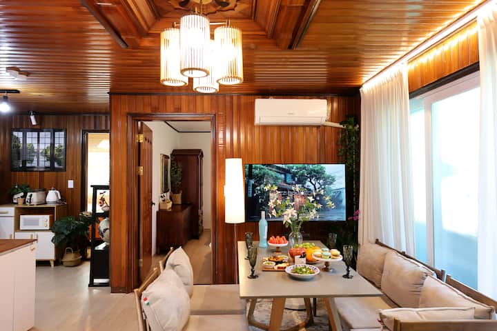 4월봄특가/3룸4퀸베드/서울대입구4분/감성독채/명동종로/홍대강남/8명/갤러리룸/그룹가족여행 - Seoul