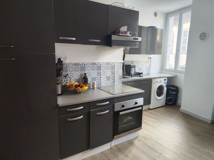 Appartement F2 En Duplex - Poligny