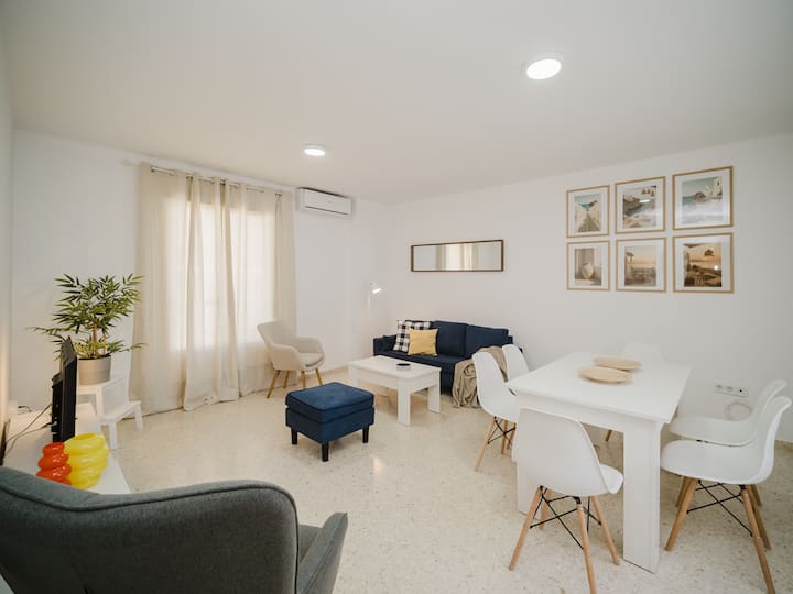 Central Three-bedroom Apartment - Sanlúcar de Barrameda