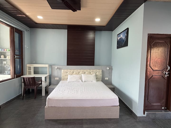 Sunlit Hills Studio - Dalhousie