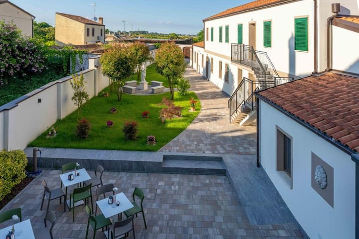 B&b• Comacchio
Villa Carducci• Camera Matrimoniale - Comacchio