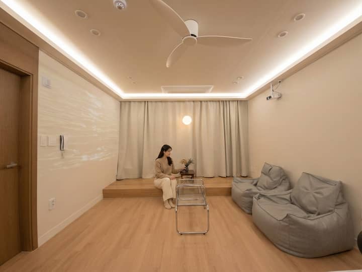 [신상숙소] 안동 On Ι 2층 온율 (溫律) Ι 신시장 근처 감성숙소 - Andong-si