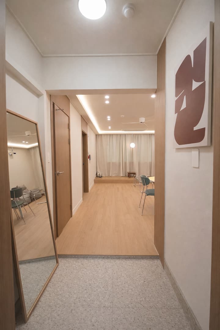 [신상숙소] 안동 On Ι 2층 온율 (溫律) Ι 신시장 근처 감성숙소 - Andong-si