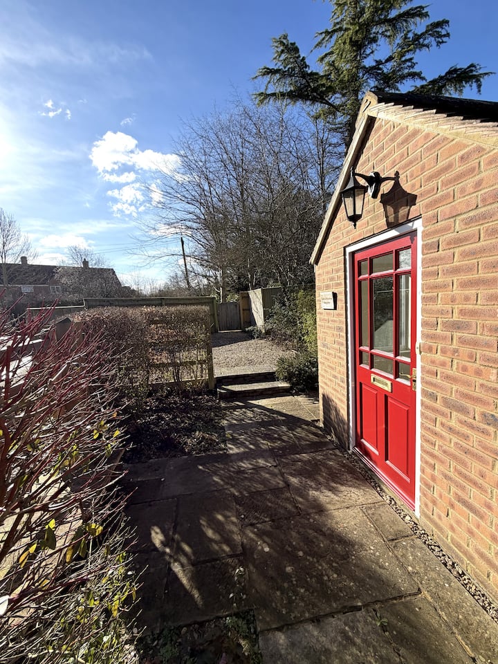 Charming Countryside Escape & Private Tennis Court - Wantage