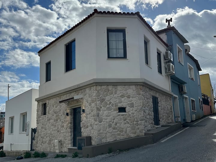 Urla’da Tarihi Rum Evi - Urla