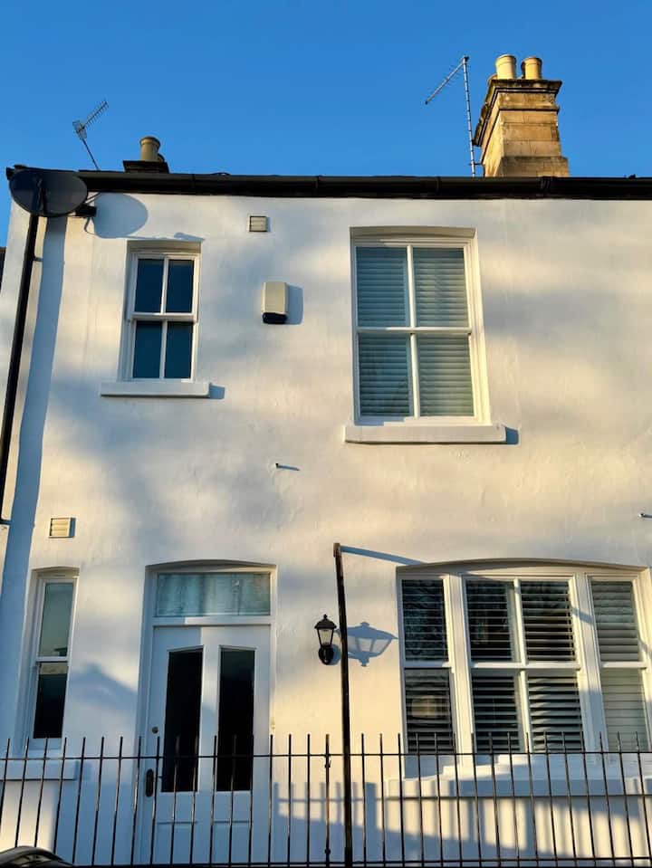 Cute And Spacious Stamford Centre Town House - Stamford