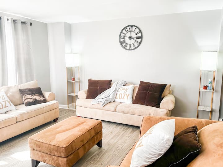 Cozy 2 Bed Apartment - Philadelphia, PA