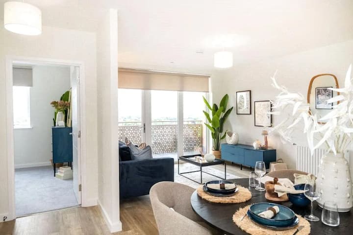 Modern 2bed | Near Heathrow | Ideal For Work Stays - Staines