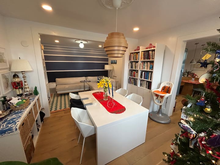 Artful Landmark Victorian Cottage By The Park - San Francisco, CA