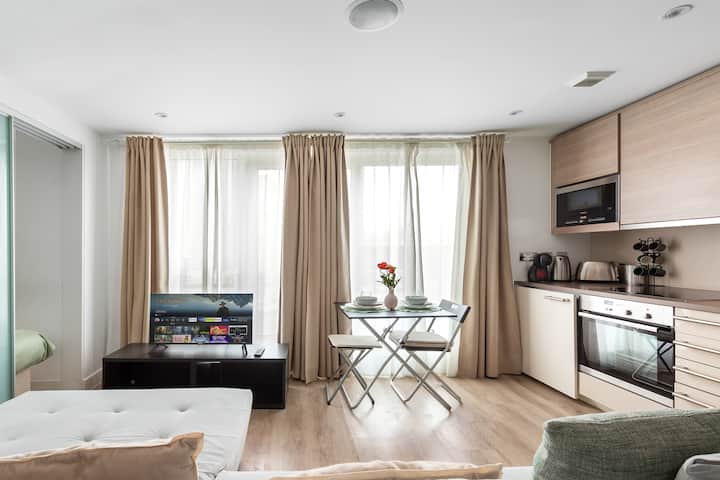 Bright 1br In Central London - London