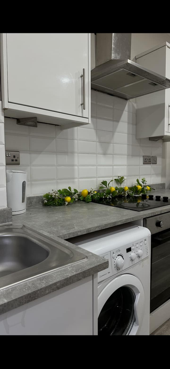 Stylish Double Studio Flat In Bolton Town Centre - Bolton