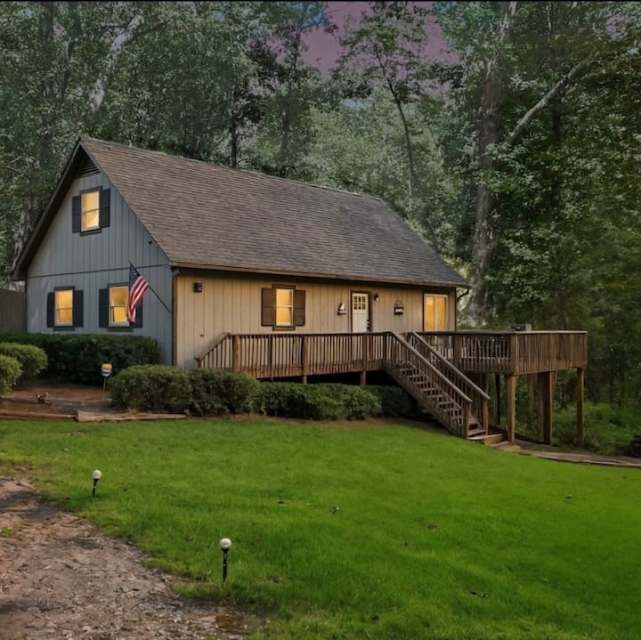 Dockside At The Holiday House / Clemson University - Clemson, SC