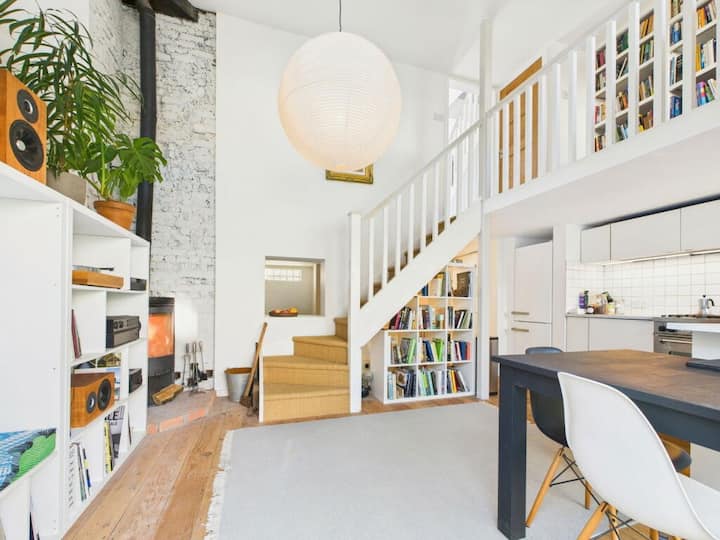 Bright & Airy Brighton Home With Soaring Dining - Brighton & Hove