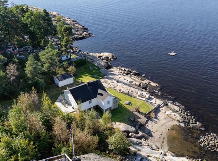 Fantastisk Strandeiendom Med Bilvei Helt Frem - Noruega