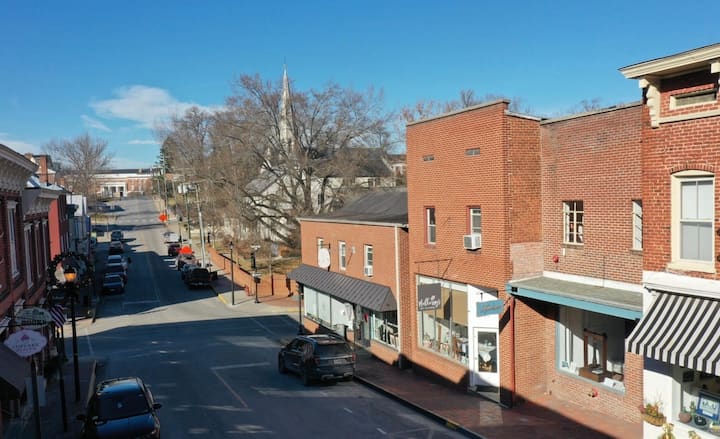 23 Club -Downtown Lexington Steps From W&l And Vmi - Lexington, VA