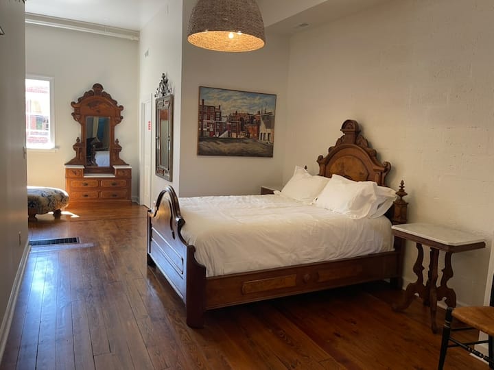 23 Club -Downtown Lexington Steps From W&l And Vmi - Lexington, VA
