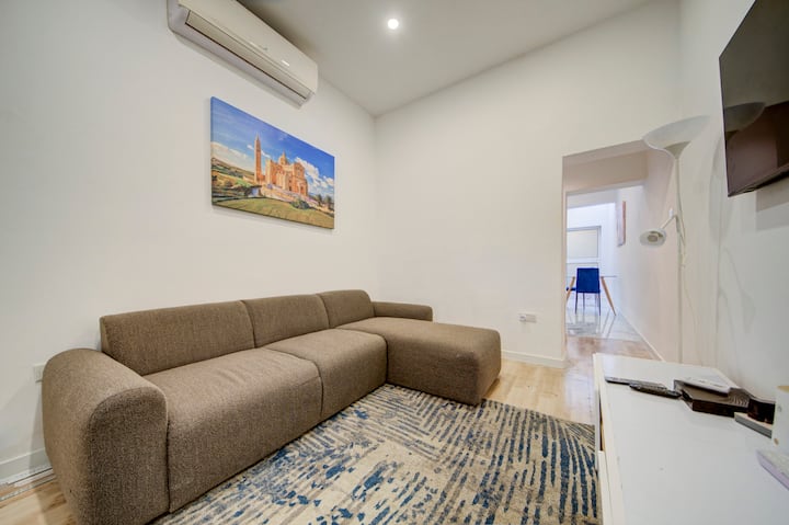Bright & Spacious Home In The Heart Of Sliema - La Valeta