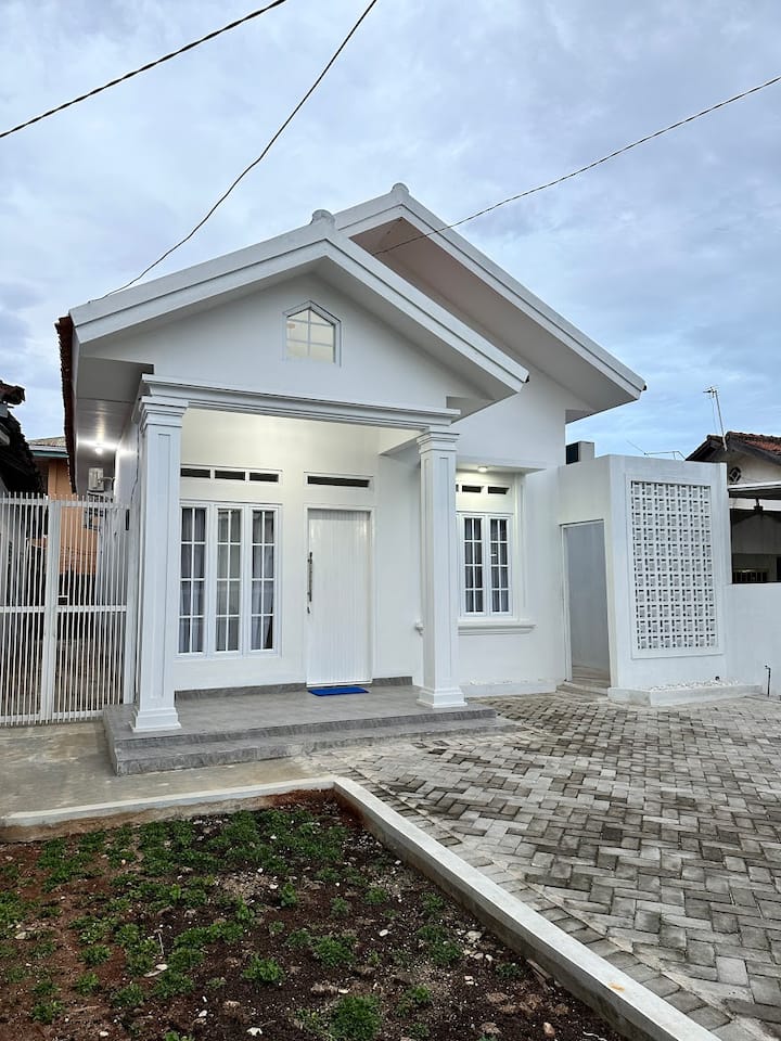 Homestay White House Bandar Lampung - Bandar Lampung